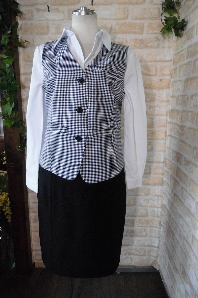 9号AR W64㎝ ウオッシャブル 事務服ベストスーツ 白黒ギンガム 訳あり(ひざ丈スカート)｜売買されたオークション情報、yahooの商品情報をアーカイブ公開 - オークファン（aucfan ...