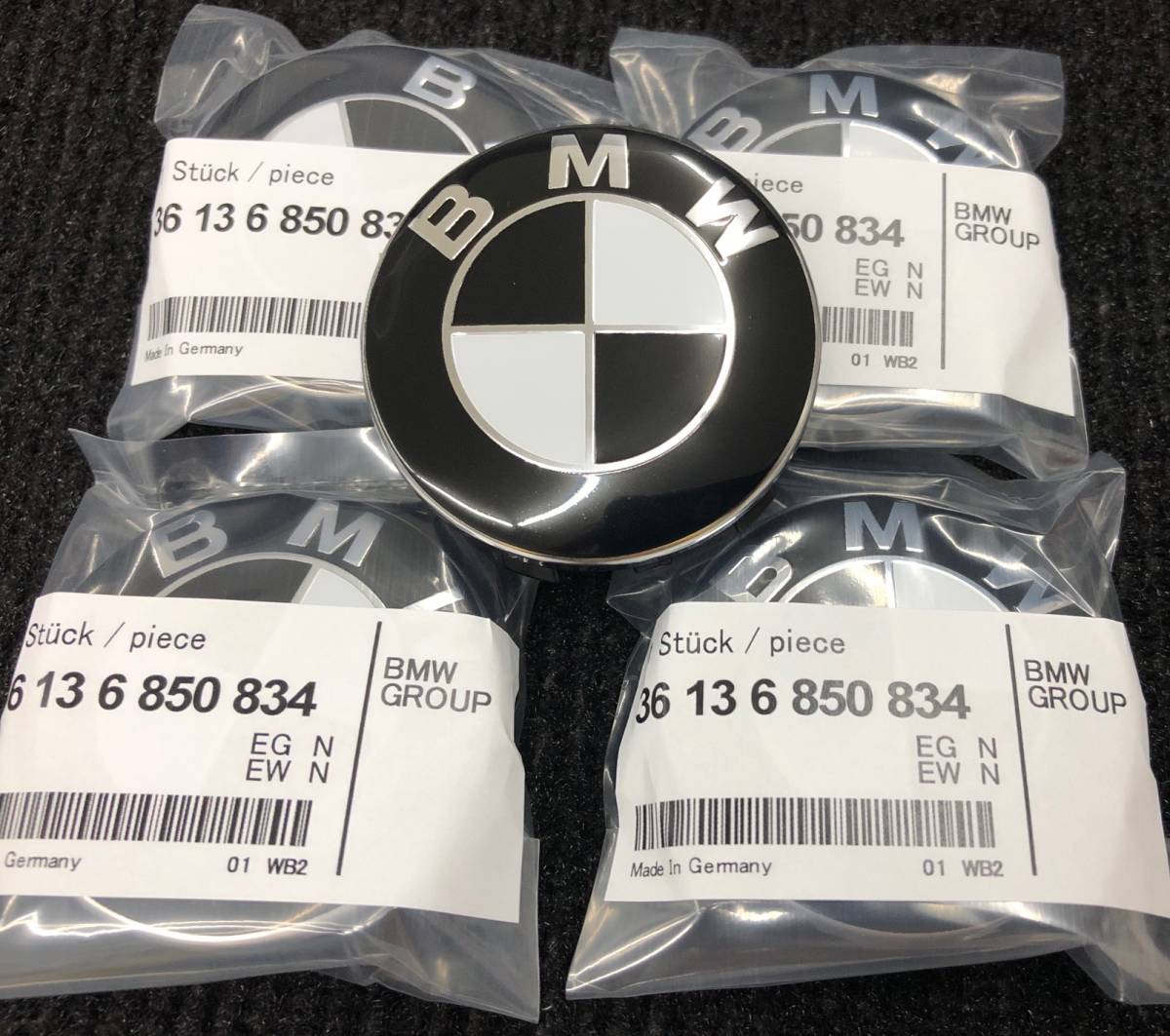 BMW 56mm黒白 純正ホイールセンターキャップ 10ピン 4個 36136850834 G01 G05 G07 G11 G12 G30 ...