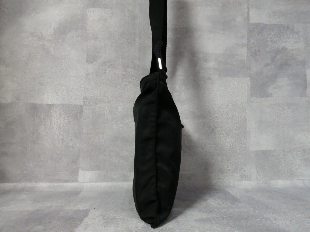 PRADA プラダ メンズ ポコノ ナイロン ショルダー バッグ 黒 ブラック イタリア製 斜め掛け B5 収納 かばん C628(ショルダーバッグ)｜売買されたオークション情報、yahooの ...