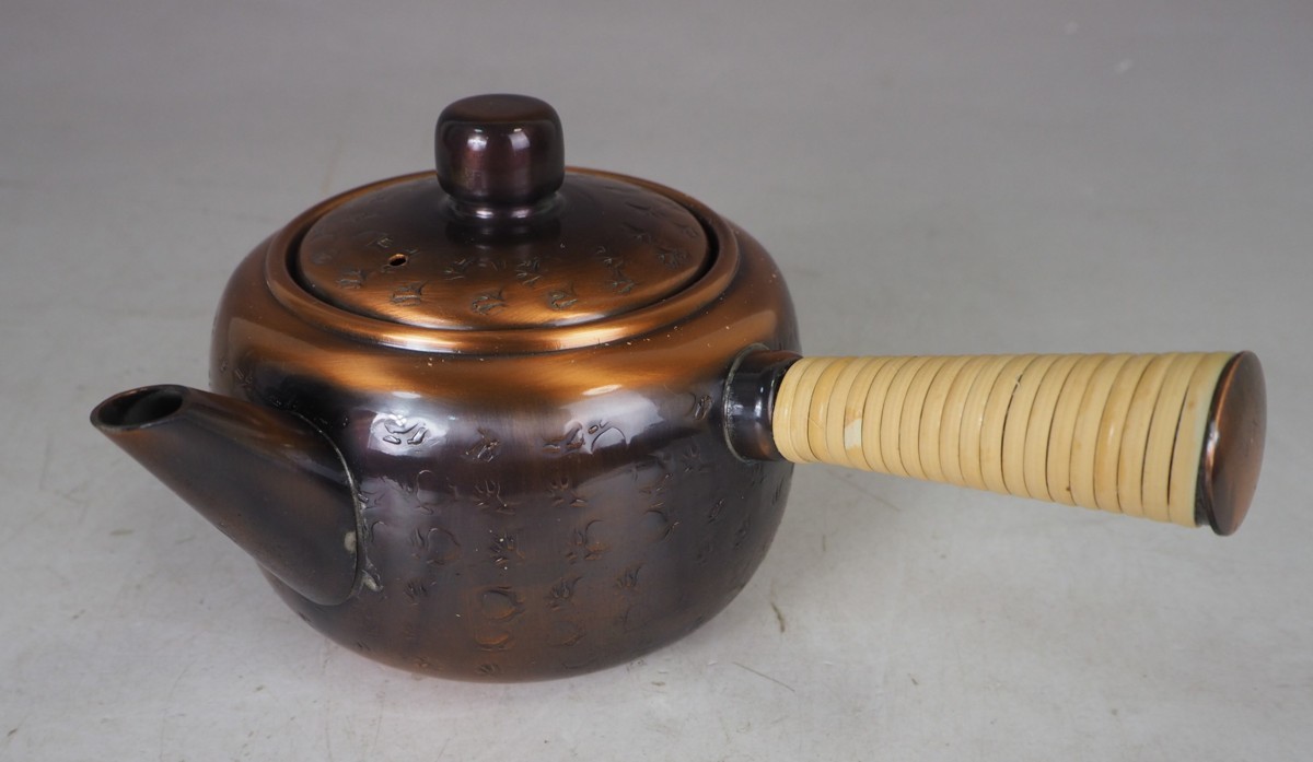 E522 純銅製 茶器揃 星鳳堂 玉いぶし 急須セット 桐箱入り(茶器セット)｜売買されたオークション情報、yahooの商品情報をアーカイブ公開 - オークファン（aucfan.com）