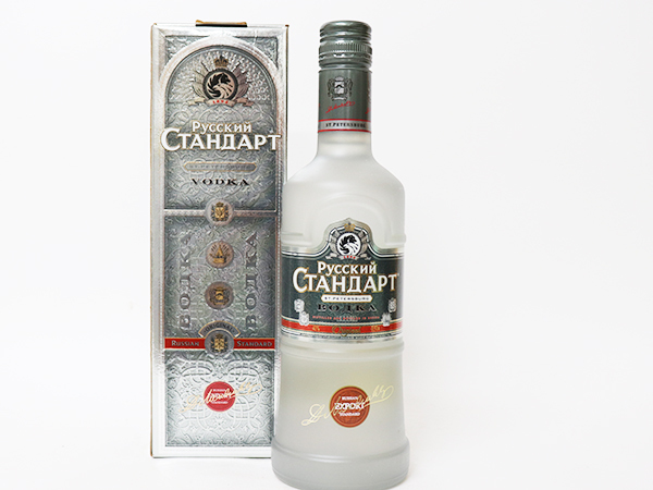 Pyccknn CTAHOAPT ロシアン ウォッカ 箱付 / アルコール度数:40% 内容量:500ml(ウォッカ)｜売買されたオークション ...