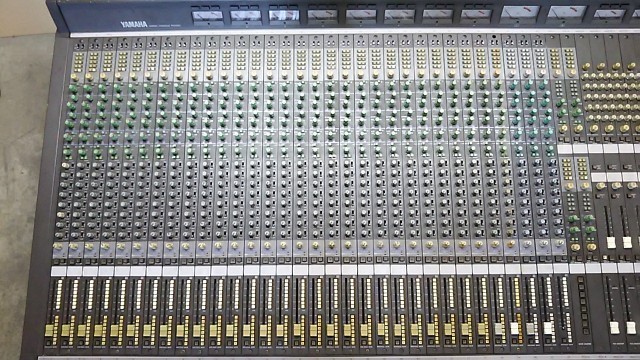YAMAHA / ヤマハ MIXING CONSOLE PM3000-32 アナログミキサー 現状渡し ハ4076 引取り限定(ミキサー ...
