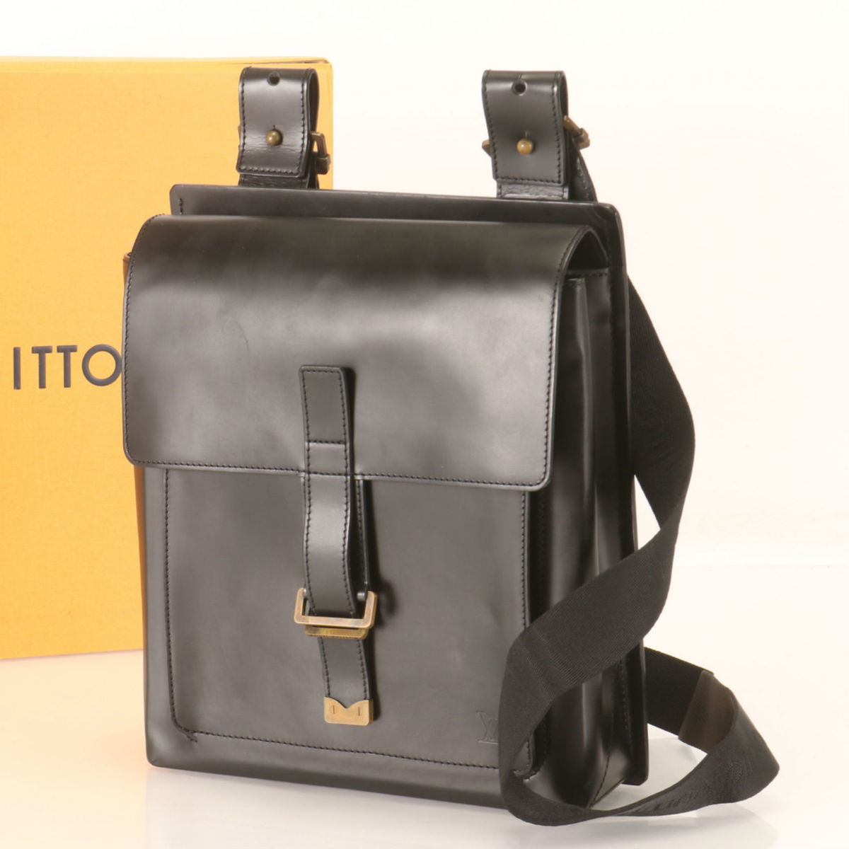 1円 極 定価130 200円 ルイヴィトン リエージュ ファンタサン M92223 AS1011 肩掛け 斜め掛け ショルダー メンズ ...