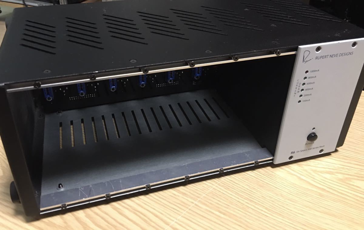 Rupert Neve Designs R6 Six Space 500 Siries Rack API 500 電源 ランチボックス ...