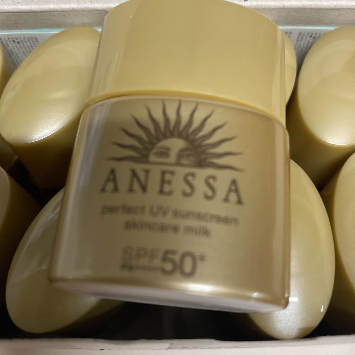 アネッサ パーフェクトUV スキンケアミルクa 12ml×10本(日焼け止め（全身用）)｜売買されたオークション情報、yahooの商品情報をアーカイブ公開 - オークファン（aucfan.com）