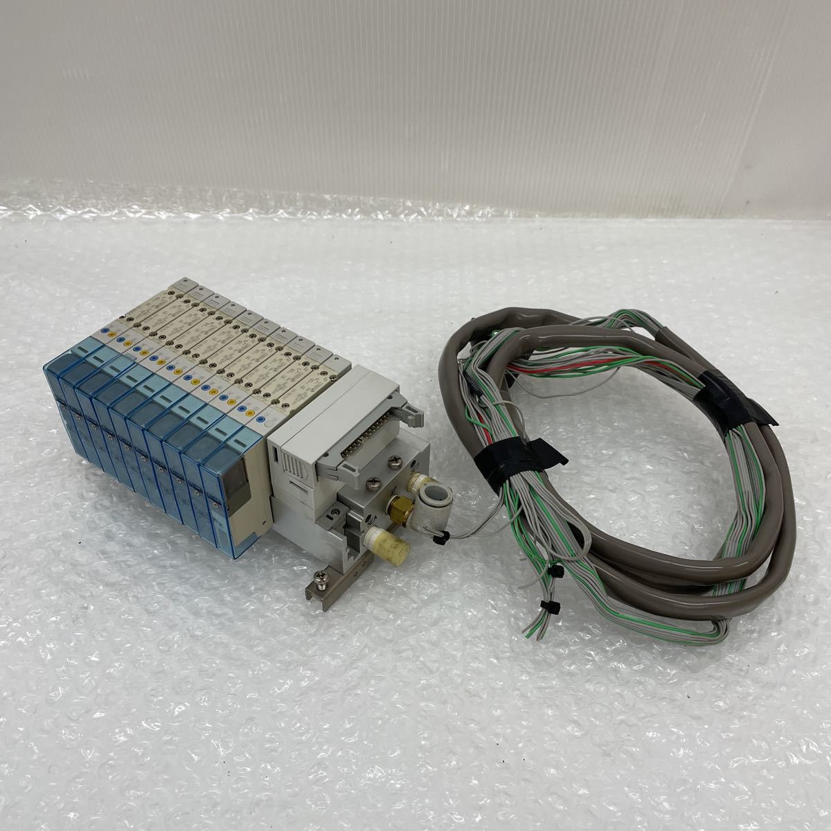 SMC 5ポートソレノイドバルブ SY3100-5U1/SY3200-5U1 10連マニホールドセット 管理番号 A3072(その他)｜売買さ ...