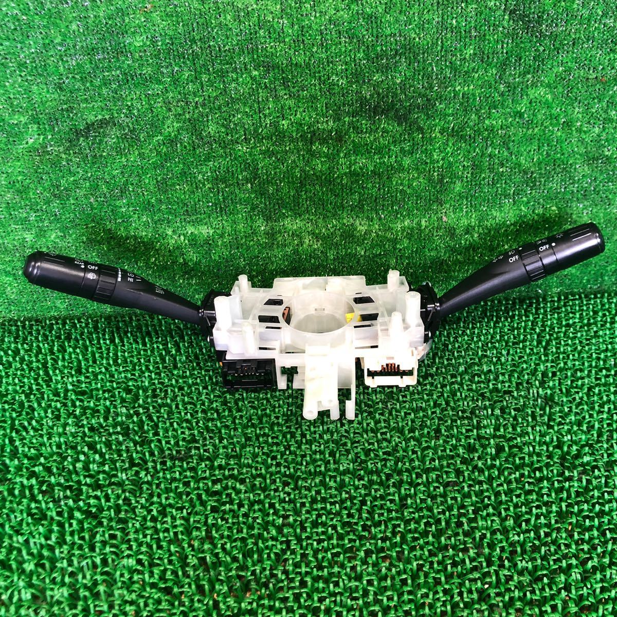 スバル インプレッサ GH2 純正 ワイパースイッチ ウインカーレバー ディマースイッチ ライトスイッチ H19 FGH2-R404-H19 ...