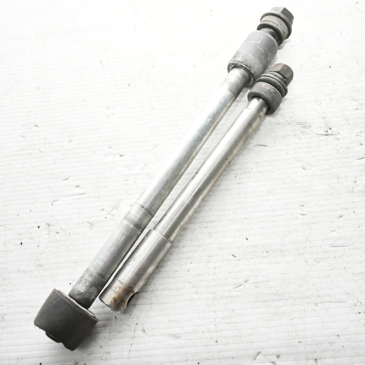 ハーレー 2001年 1450 エボ TC88 FXD ダイナスーパーグライド フロント リア アクスルシャフト セット A HD-72(ハーレーダビッドソン用)｜売買されたオークション情報 ...