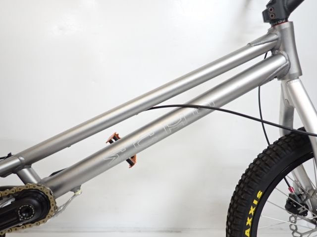 ECHO MARK IV 20in トライアルバイク BMX 自転車 油圧式ディスクブレーキ 配送/直渡し可 エコー 661AC-1(車体)｜売買されたオークション情報、yahooの商品情報を ...
