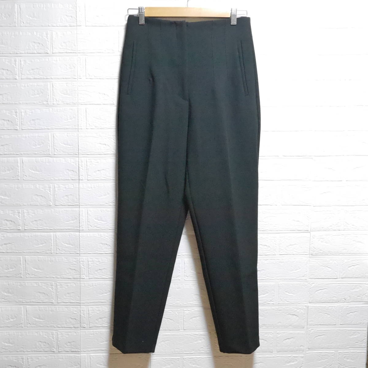 A425 ZARA |ザラ ボトムス パンツ 黒 サイズM(その他)｜売買されたオークション情報、yahooの商品情報をアーカイブ公開 - オークファン（aucfan.com）