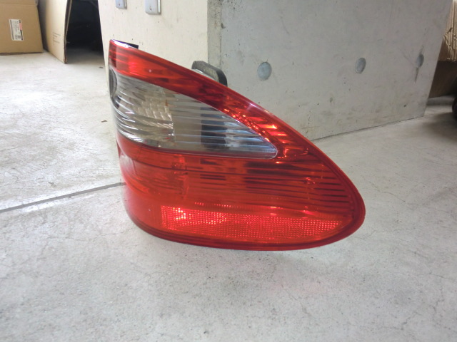 メルセデスベンツ W211 後期 ワゴン 純正 テールランプ テールライト バックランプ ブレーキランプ ライト ランプ 右 ...