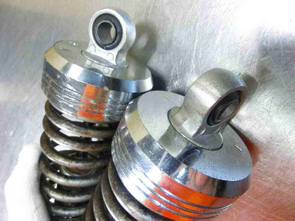 V-MAX リアサスペンション左右セット VMAX(リア)｜売買されたオークション情報、yahooの商品情報をアーカイブ公開 - オークファン（aucfan.com）