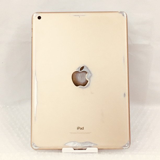 1791661 Apple iPad 第5世代 Wi-Fiモデル A1822 / MPGW2J/A ゴールド 128GB 本体のみ 通電〇 ...
