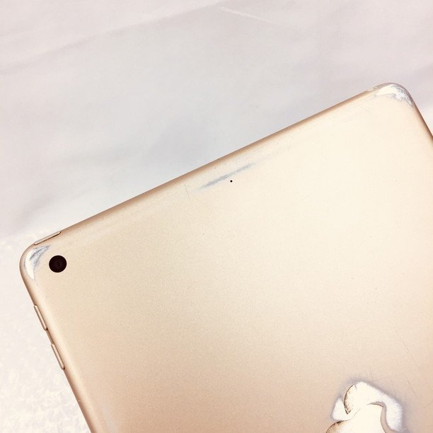 1791661 Apple iPad 第5世代 Wi-Fiモデル A1822 / MPGW2J/A ゴールド 128GB 本体のみ 通電〇 ...