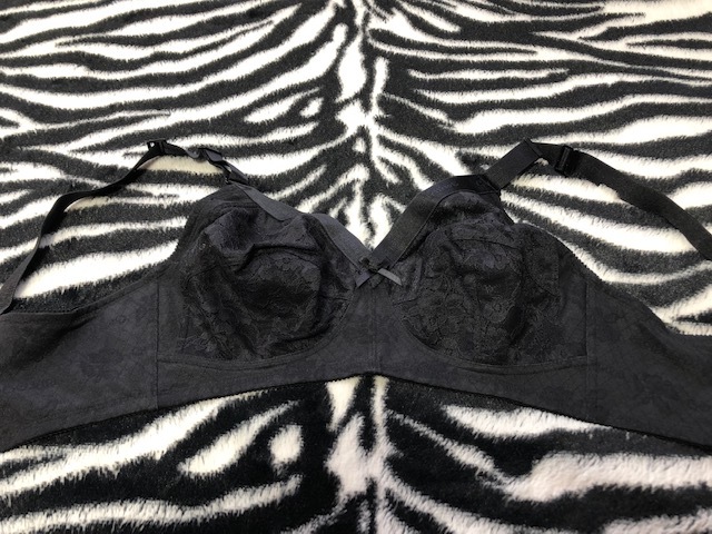 シャルレ ロングセラーブラジャー E75 ブラック FA023 高級下着 激安(75)｜売買されたオークション情報、yahooの商品情報をアーカイブ公開 - オークファン（aucfan.com）