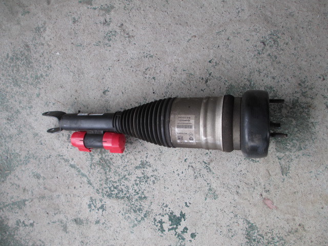 AW651 ベンツ W205 Cクラス エアサス 右 フロント A2053200525 A2053200238(ショックアブソーバー)｜売買さ ...