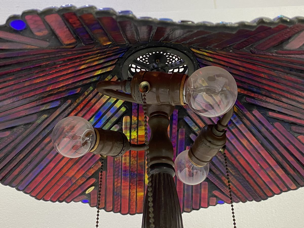 サ-2 2229M 作家サイン在り 西洋アンティーク ステンドグラス 3灯テーブルランプ LEVITON社ZINGEARスイッチ2段階調光 高 ...