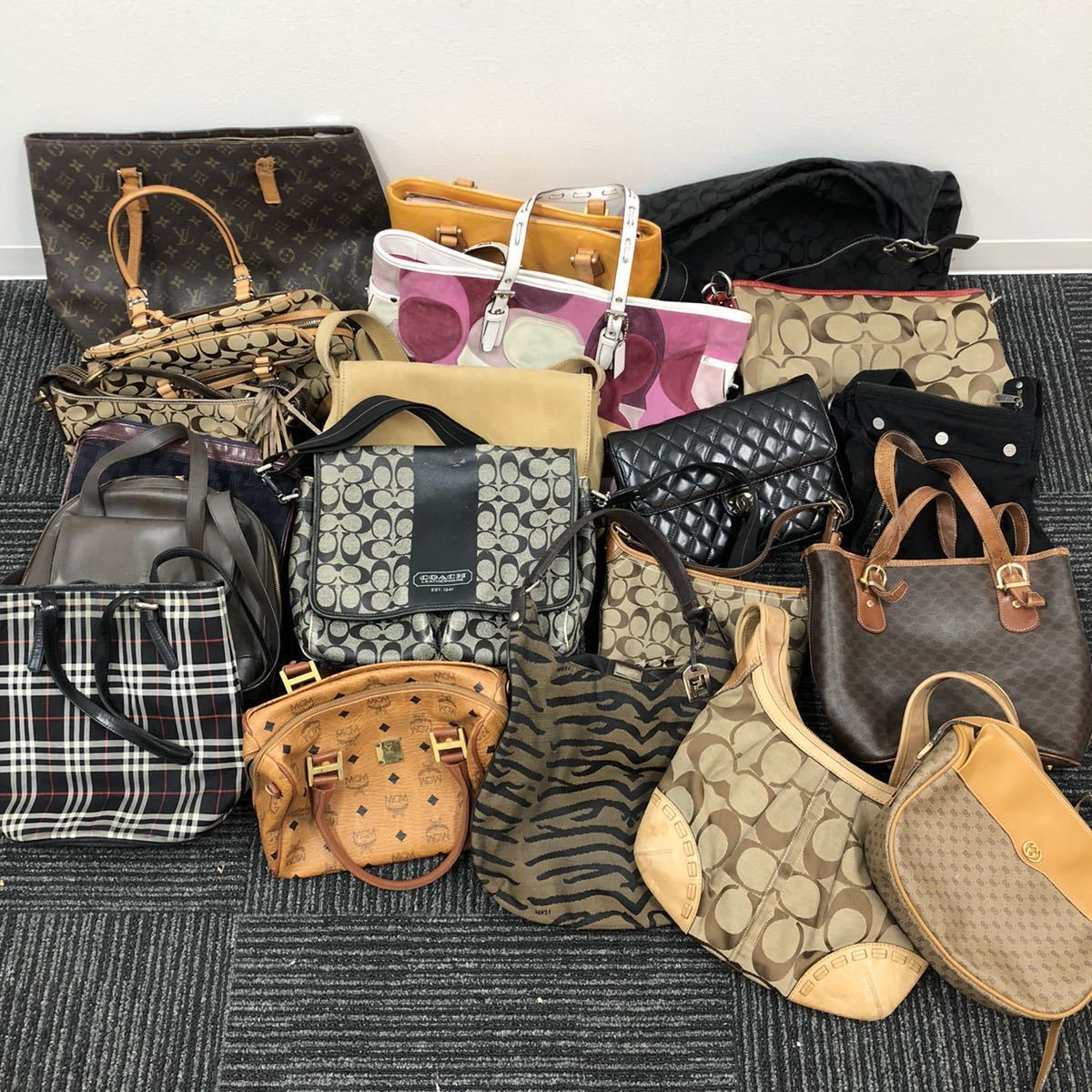 ブランドバッグ おまとめ GUCCI COACH FENDI セリーヌ コーチ ランバン バッグ ショルダーバッグ ハンドバッグ MCM(女性 ...