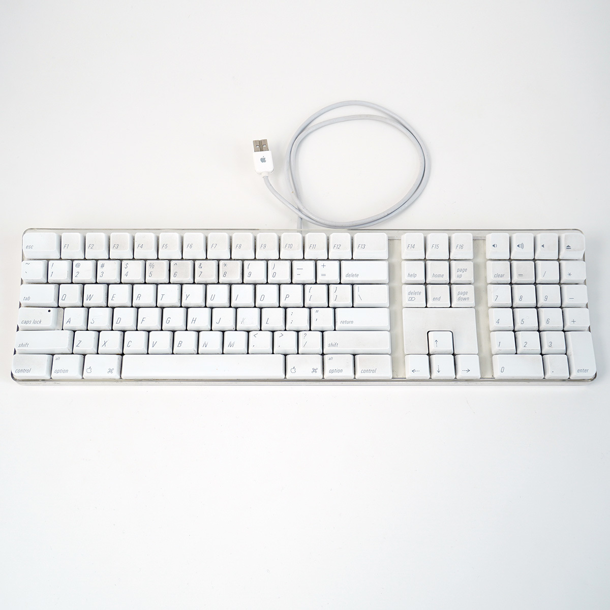 Apple アップル 純正USBキーボード A1048 US配列 有線接続(キーボード)｜売買されたオークション情報、yahooの商品情報を ...