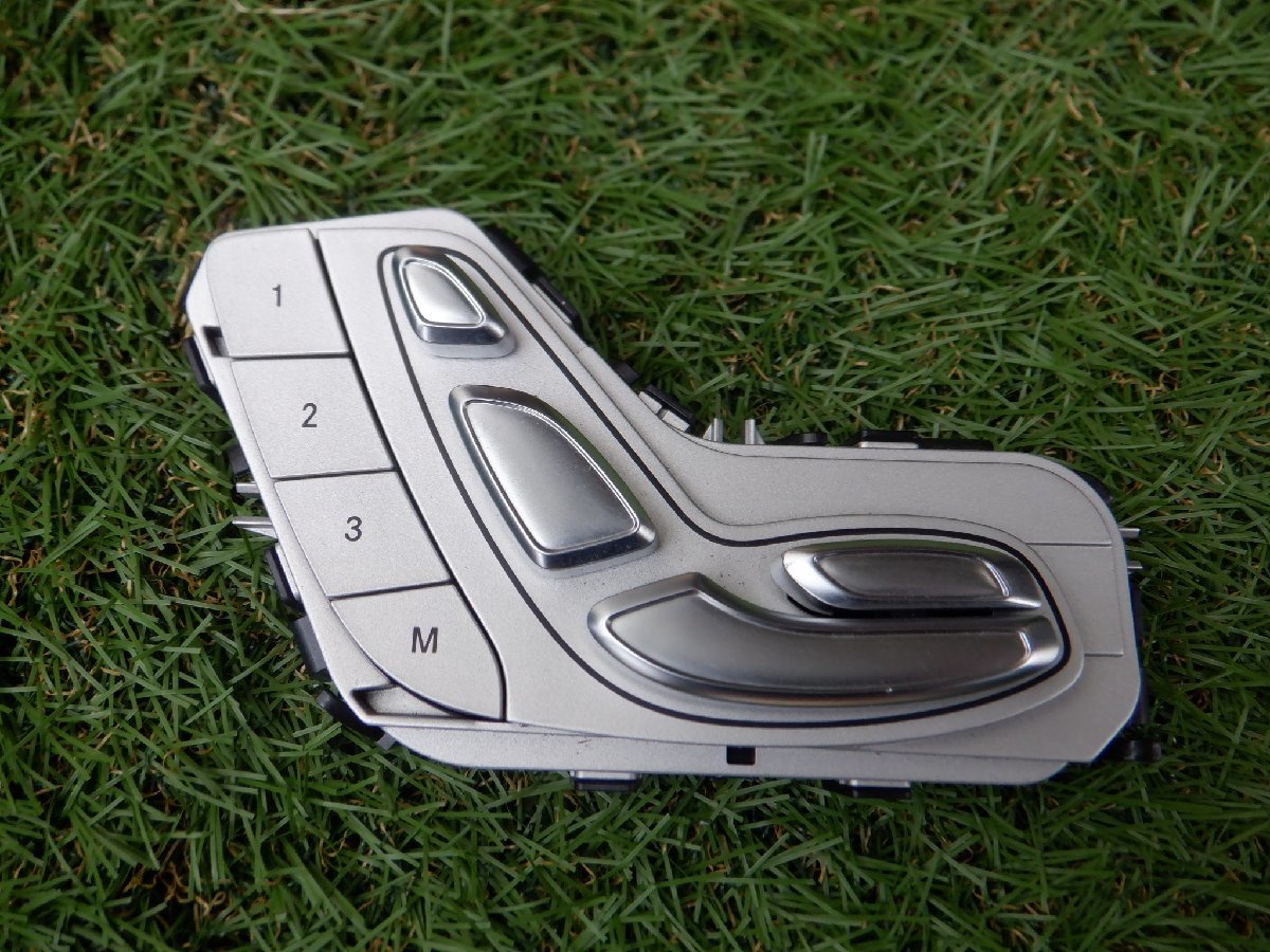 ベンツ純正 RBA-205242 W205 C200 Cクラス 2015年 シートスイッチ 操作スイッチ A2059056651 m-23-6-369(メルセデス・ベンツ用)｜売買された ...