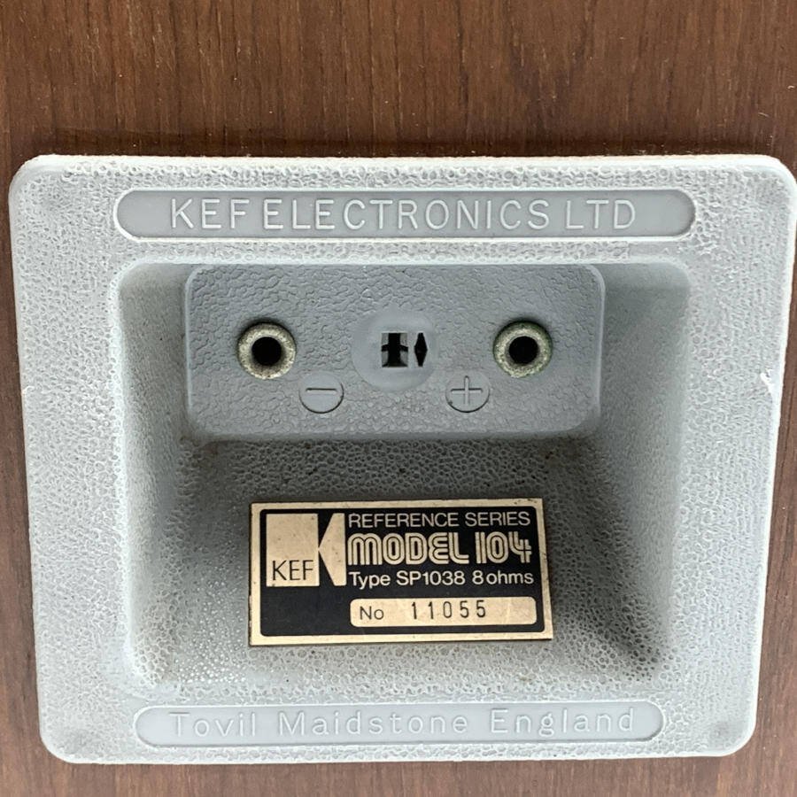 KEF 104 2way ブックシェルフ型 スピーカー ペア 現状品(KEF)｜売買されたオークション情報、yahooの商品情報をアーカイブ公開 - オークファン（aucfan.com）
