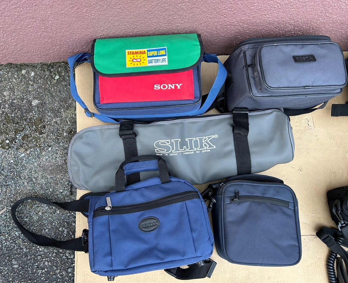 8456 大量まとめ カメラ ビデオ 入れ物 バッグ 他 SONY PENTAX SLIK NIKON SHARP(VHSビデオデッキ)｜売買されたオークション情報、yahooの商品情報を ...