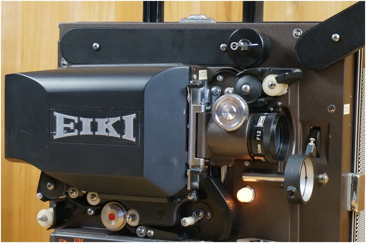 EIKI エイキ社 16mm 映写機 プロジェクター ヴィンテージ アンティーク EX-3000(本体)｜売買されたオークション情報、yahooの商品情報をアーカイブ公開 - オークファン ...