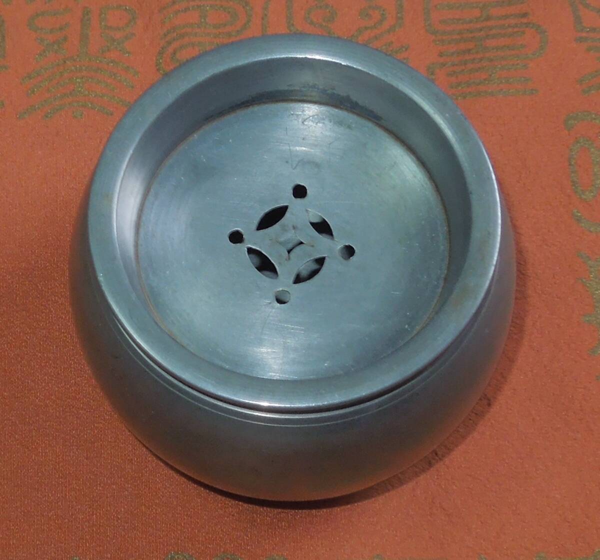 煎茶道具 錫 古錫 建水 口径：約7.3cm 高さ：約7.8cm(錫製)｜売買されたオークション情報、yahooの商品情報をアーカイブ公開 - オークファン（aucfan.com）