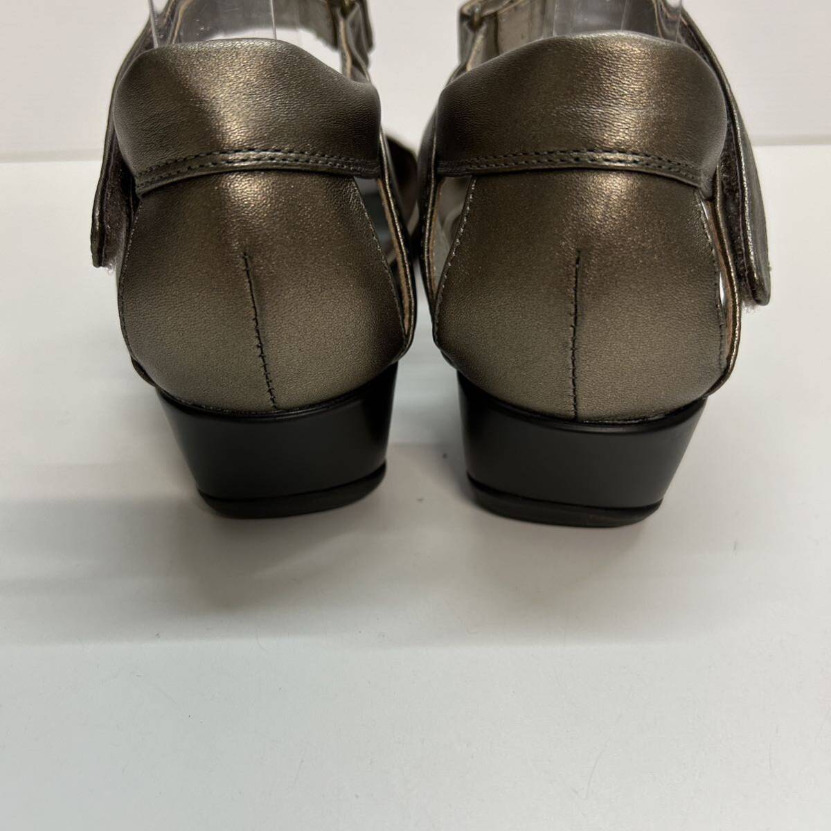 E699 fitfit フィットフィット レディース ストラップサンダル 23cm ゴールド ベルクロ(23.0cm)｜売買されたオークション情報、yahooの商品情報をアーカイブ公開 ...