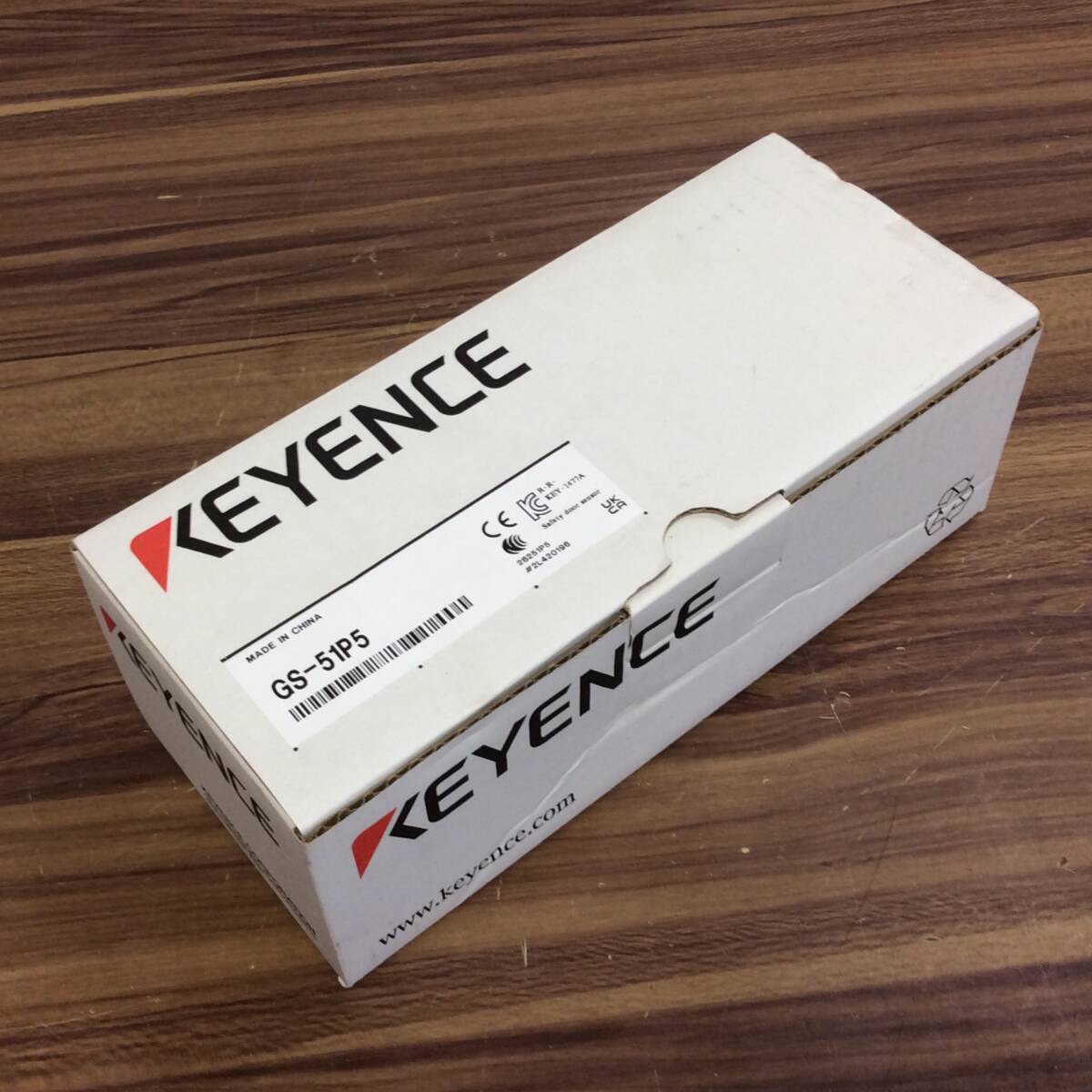 AH-07253 品 KEYENCE キーエンス スプリングロック 標準タイプ PNP ケーブル引出しタイプ 5m GS-51P5(電材、配電 ...