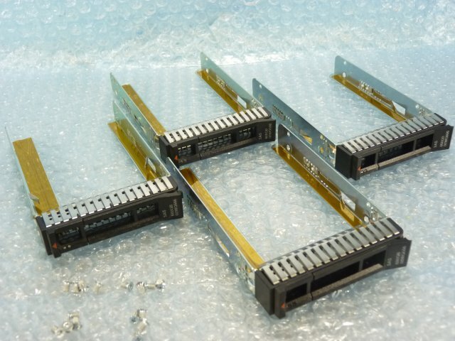1QKX // 4個セット IBM ハードディスク HDD マウンタ 2.5インチ 用 / 00E7600 / ラベル SAS 600GB ...