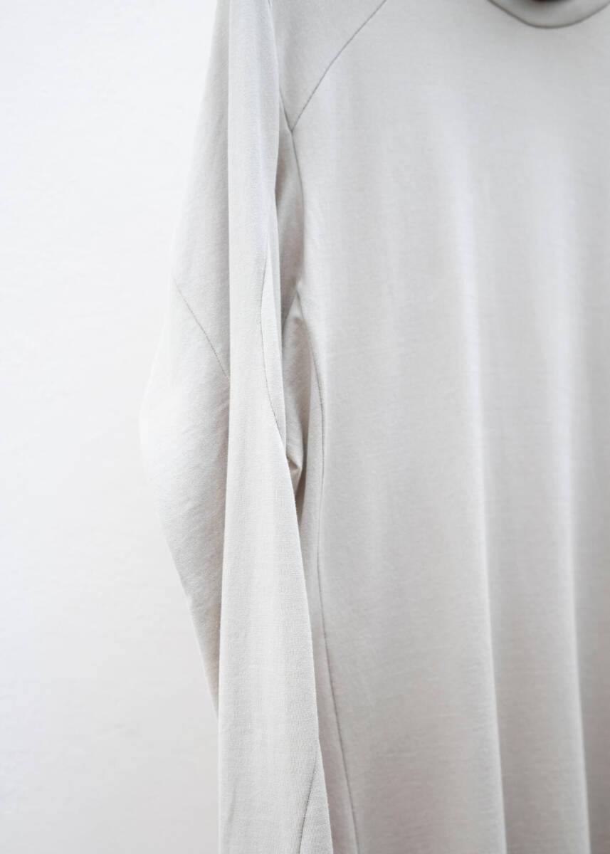 DEVOA デボア ハイネックアナトミカルコットンカットソー カットソー 1(Sサイズ)｜売買されたオークション情報、yahooの商品情報をアーカイブ公開 - オークファン（aucfan.com）