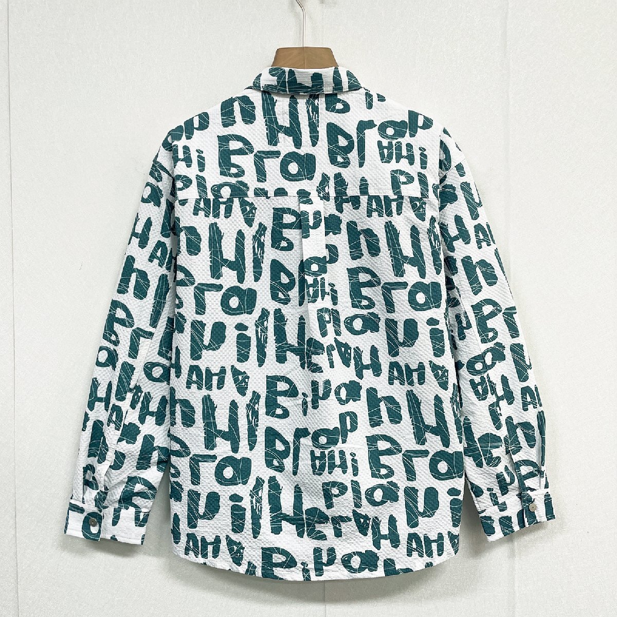 一枚限定ヨーロッパ製 定価4万 ブルガリア発 RISELIN 長袖シャツ 速乾 アルファベット 総柄 リップル ライトアウター カッコイイ M/46(Mサイズ)｜売買されたオークション情報 ...