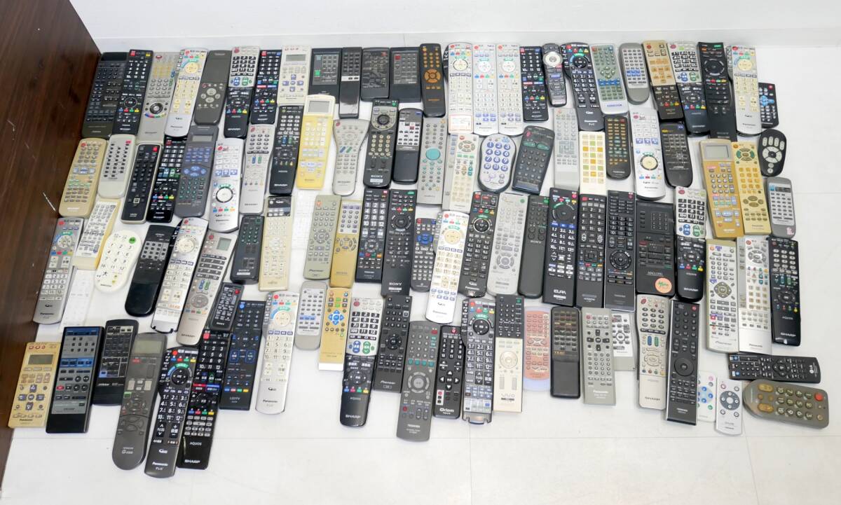 R704-H166 1円 テレビ オーディオ リモコン 計105点 大量まとめ MITSUBISHI National 東芝 Panasonic HITACHI SHARP Victor ...