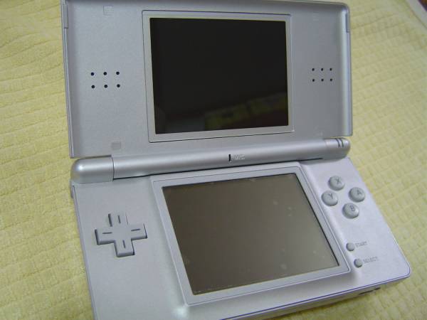 DS Lite 本体(DS Lite)｜売買されたオークション情報、yahooの商品情報をアーカイブ公開 - オークファン（aucfan.com）
