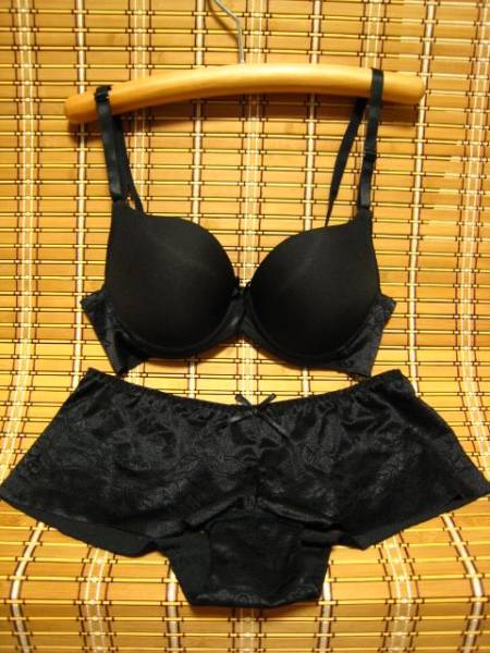 D65 L モールドブラ＆ショーツ/ブラック 1926(65以下)｜売買されたオークション情報、yahooの商品情報をアーカイブ公開 - オークファン（aucfan.com）