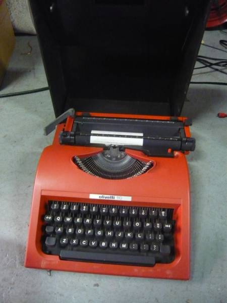 Olivetti 110 タイプライター(タイプライター)｜売買されたオークション情報、yahooの商品情報をアーカイブ公開 - オークファン（aucfan.com）