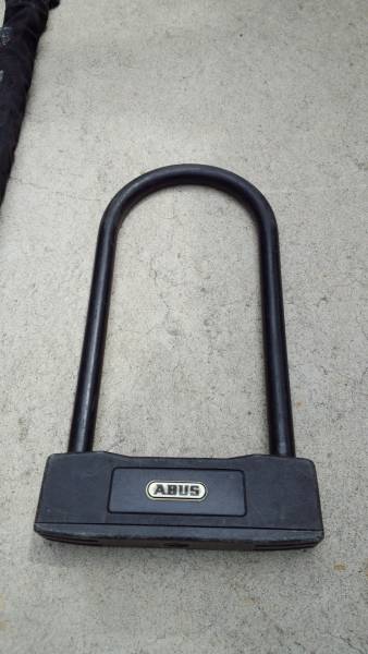 ABUS U字ロック 品(U字ロック)｜売買されたオークション情報、yahooの商品情報をアーカイブ公開 - オークファン（aucfan.com）