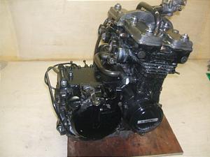 KC2602 GPZ400R エンジン ZX400D-0218(エンジン本体)｜売買されたオークション情報、yahooの商品情報をアーカイブ ...