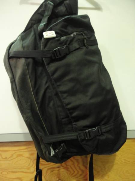 visvim ヴィズヴィム メッセンジャーバッグ e-cat 28L(かばん、バッグ)｜売買されたオークション情報、yahooの商品情報をアーカイブ公開 - オークファン（aucfan.com）