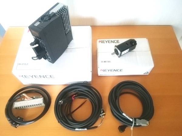 KEYENCE キーエンス ACサーボ SV-010L2 と SV-M010AS と配線のセット ①(工具、DIY用品)｜売買された ...