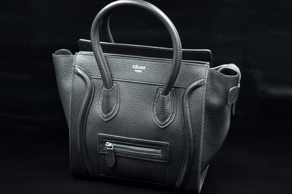CELINE セリーヌ ラゲージ マイクロ ドラムド ブラック C05(ハンドバッグ)｜売買されたオークション情報、yahooの商品情報をアーカイブ公開 - オークファン（aucfan.com）