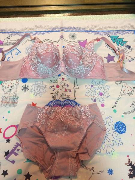 Exabraエクサブラ ドゥ ローズE70 ショーツセット(70)｜売買されたオークション情報、yahooの商品情報をアーカイブ公開 - オークファン（aucfan.com）