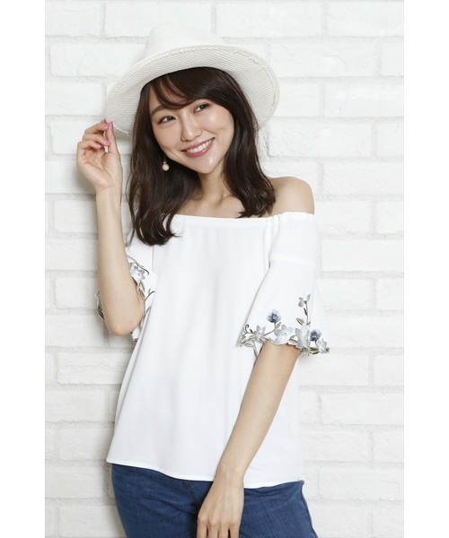 カラー刺繍オフショルブラウス アプワイザーリッシェsnidel M(半袖シャツ)｜売買されたオークション情報、yahooの商品情報をアーカイブ公開 - オークファン（aucfan.com）