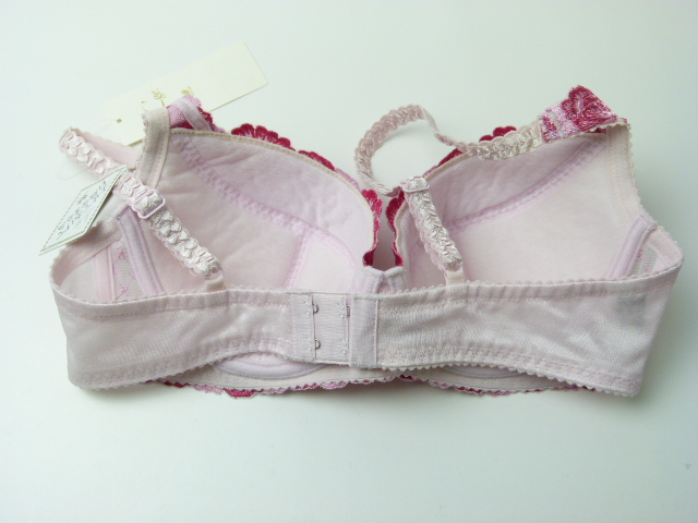 35712002 ワコール ルジェ ブラ ショーツセット D75 L(75)｜売買されたオークション情報、yahooの商品情報をアーカイブ公開 - オークファン（aucfan.com）