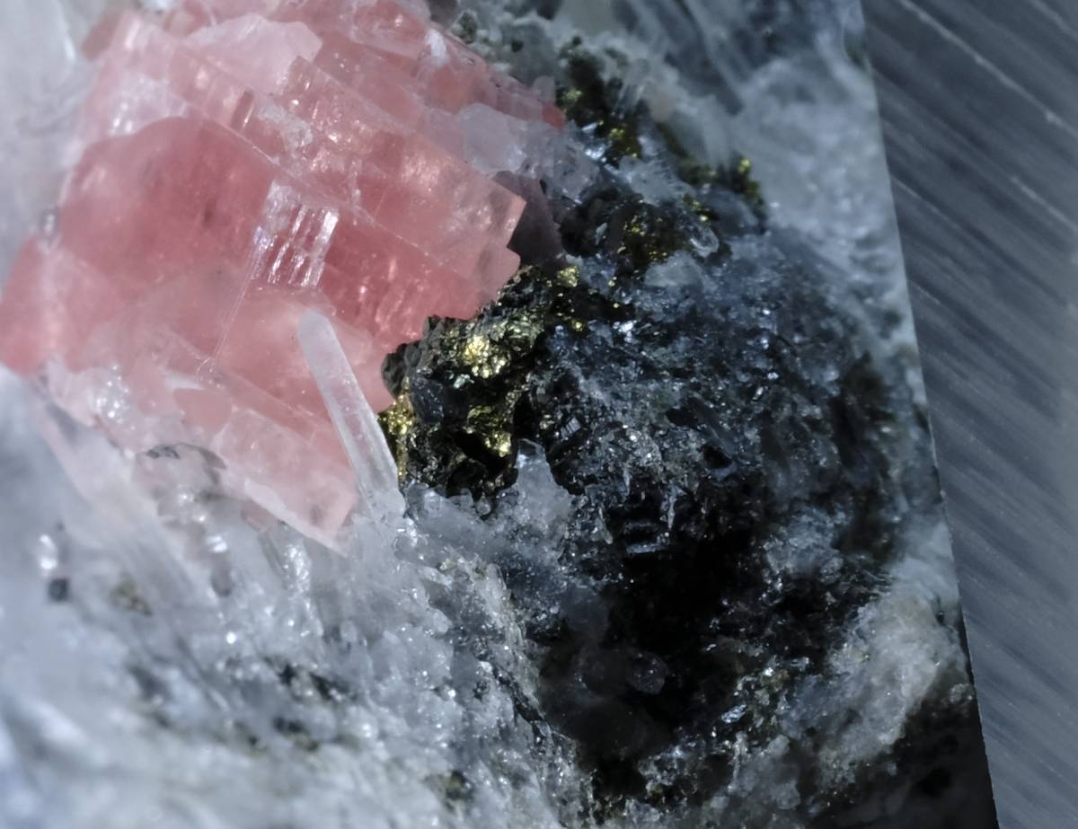 Sweet Home Mine Colorado Rhodochrosite Fluorite Quartz 銘柄標本 スイートホーム鉱山 ロードクロサイト 蛍石 水晶(原石)｜売買された ...