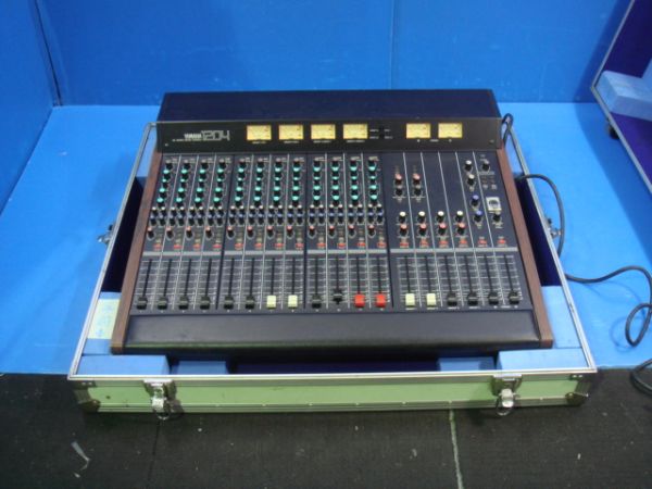 YAMAHA ヤマハ ミキシングコンソール ミキサー MCシリーズ MIXING CONSOLE MC1204 音楽器材 KC(ミキサー ...