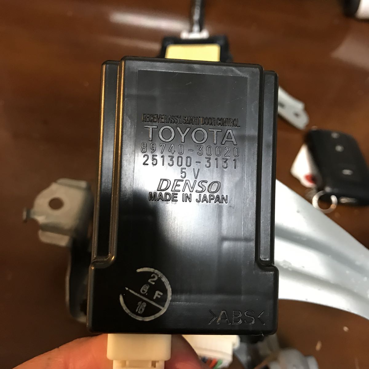 T042870 トヨタ クラウン GRS182 16年式 キーレス レシーバー セット 89993-30010 89990-30010 ...