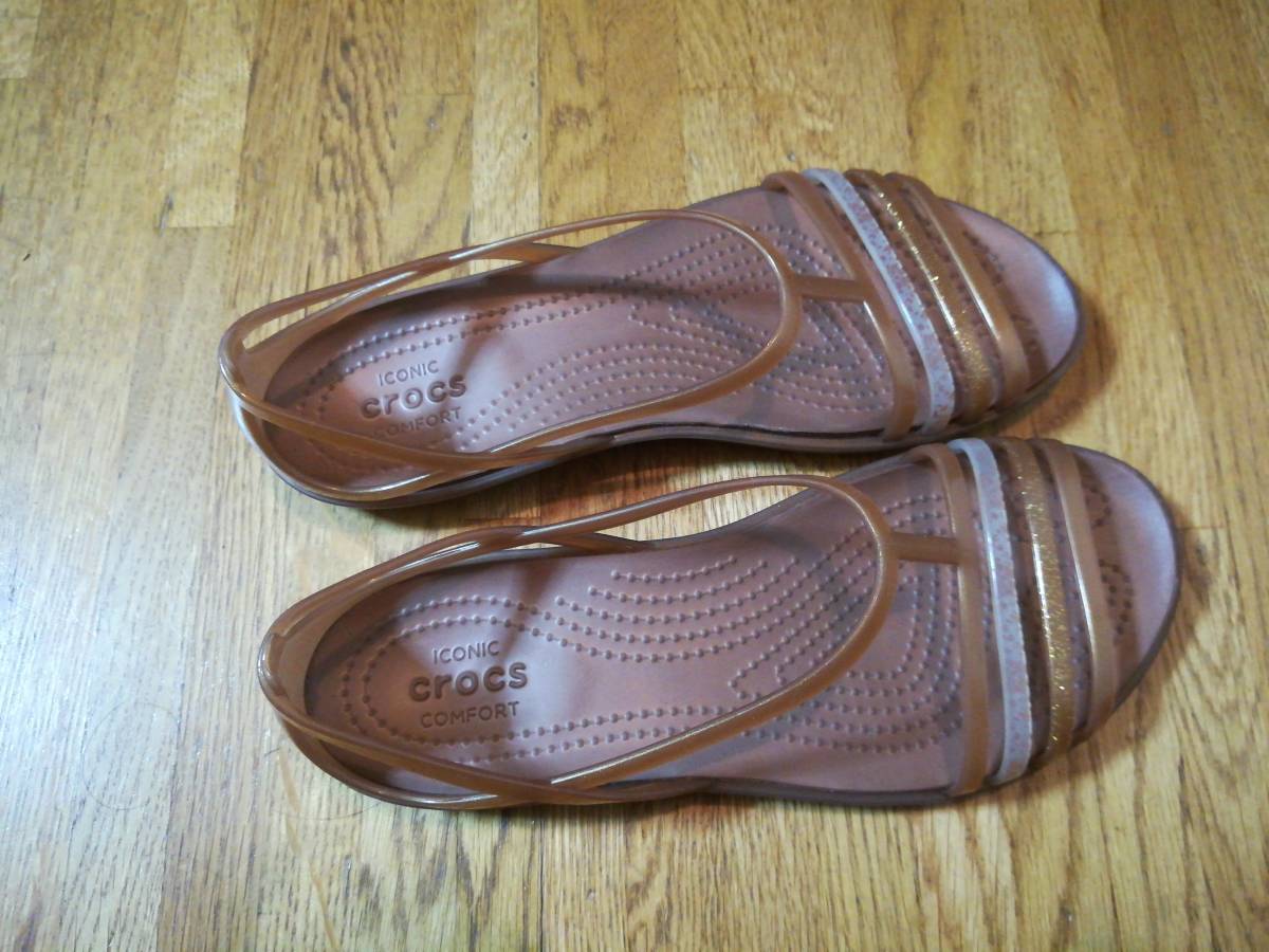 クロックス crocs イザベラ サンダル ウィメン フラットシューズ W6 22cm ブラウンゴールド(22cm)｜売買されたオークション情報、yahooの商品情報をアーカイブ公開 ...