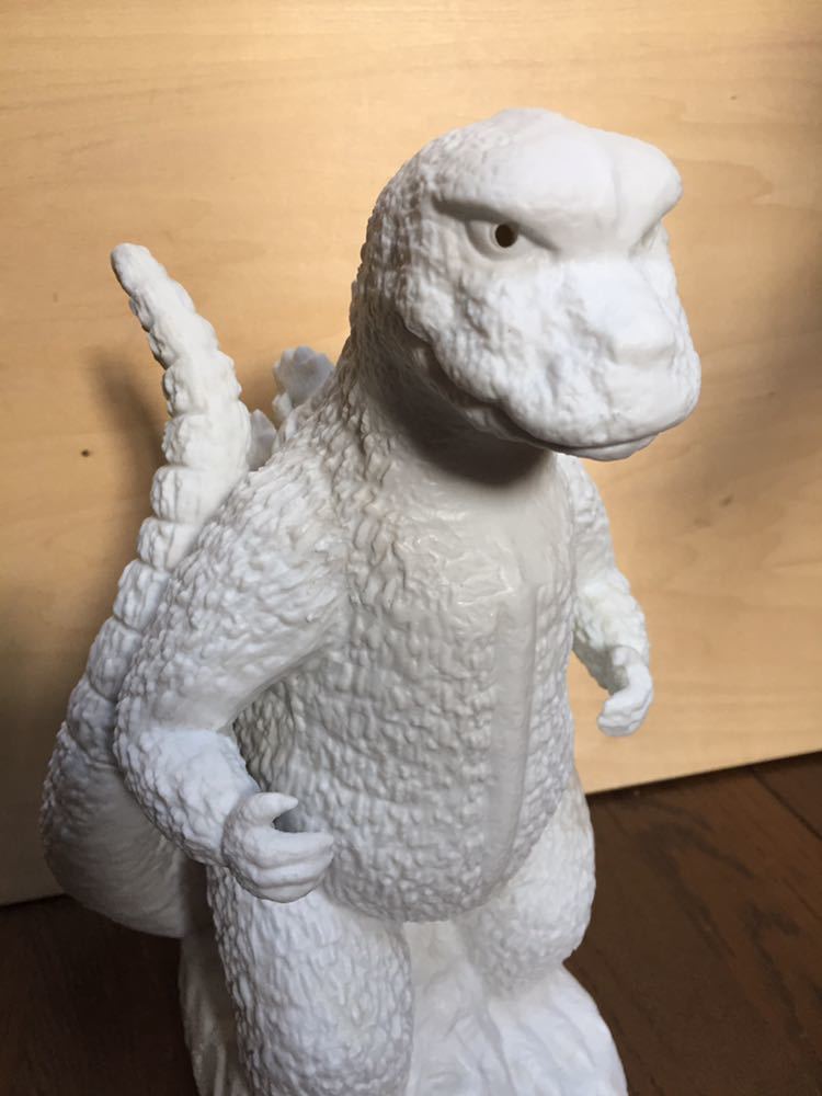 ジャンク ゴジラ 白色 陶器 約24cm 東宝映像 GODZILLA AMMORE MADE IN JAPAN ライト(ゴジラ)｜売買されたオークション情報、yahooの商品情報をアーカイブ ...